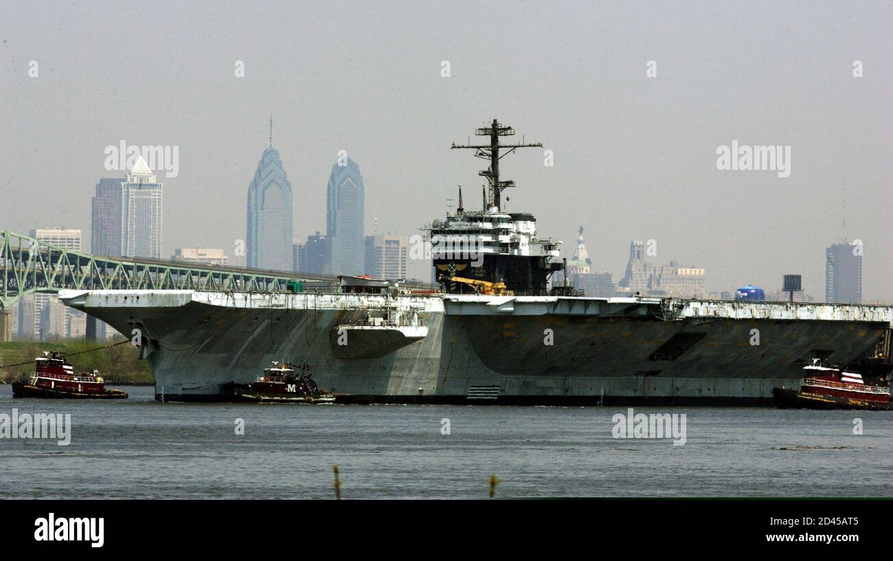 Philadelphia Naval Shipyard High Resolution Stock Photography and ...