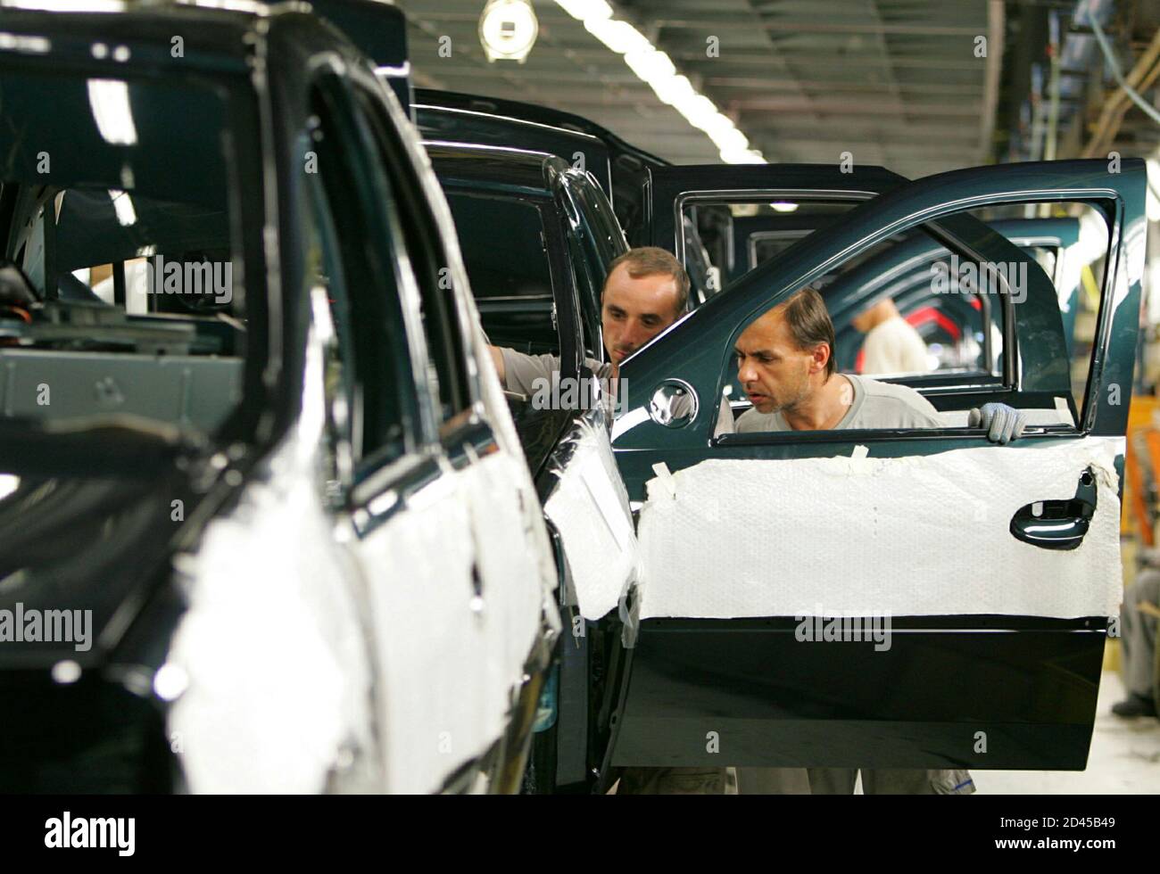 Dacia factory hi-res stock photography and images - Alamy