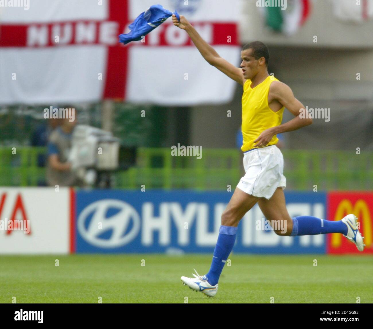 Rivaldo world cup 2002 hi-res stock photography and images - Alamy