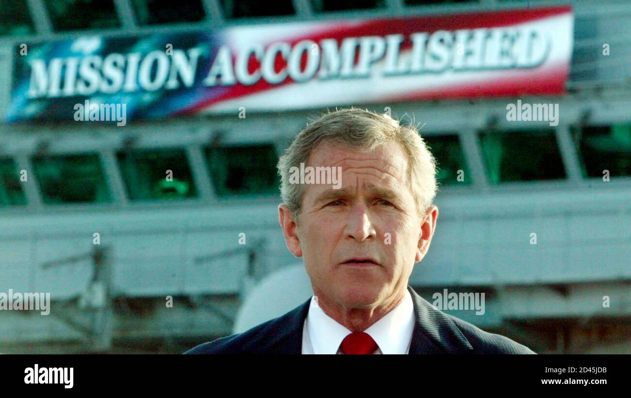 Mission accomplished george bush hi-res stock photography and images ...