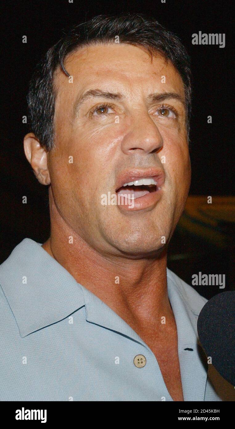 Varekai cirque du soleil premiere hi-res stock photography and images ...