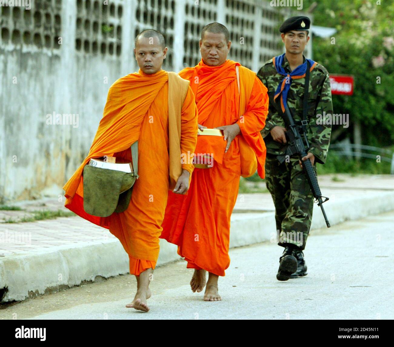 Soldier monks hi-res stock photography and images - Alamy