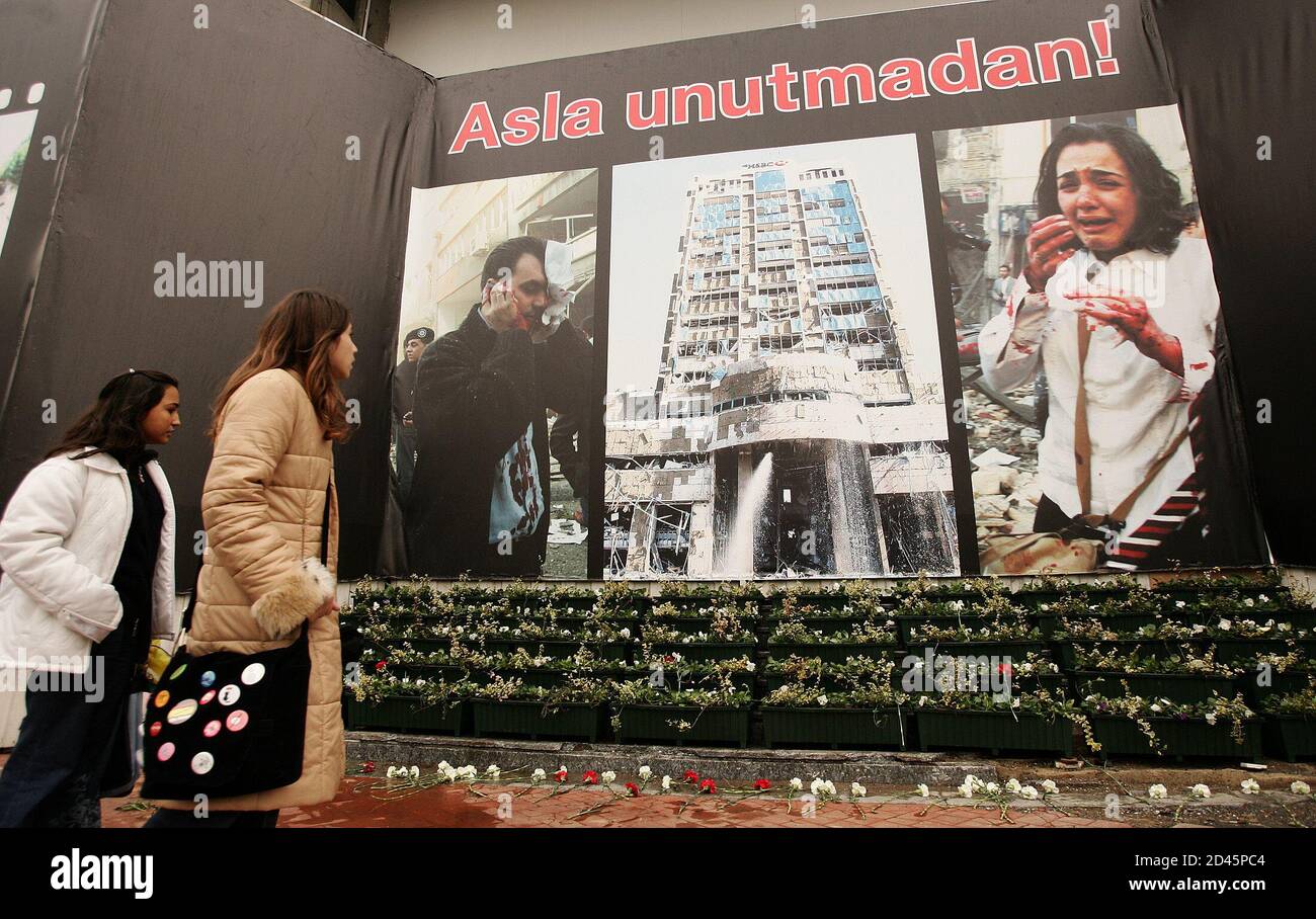 Hsbc billboard hi-res stock photography and images - Alamy