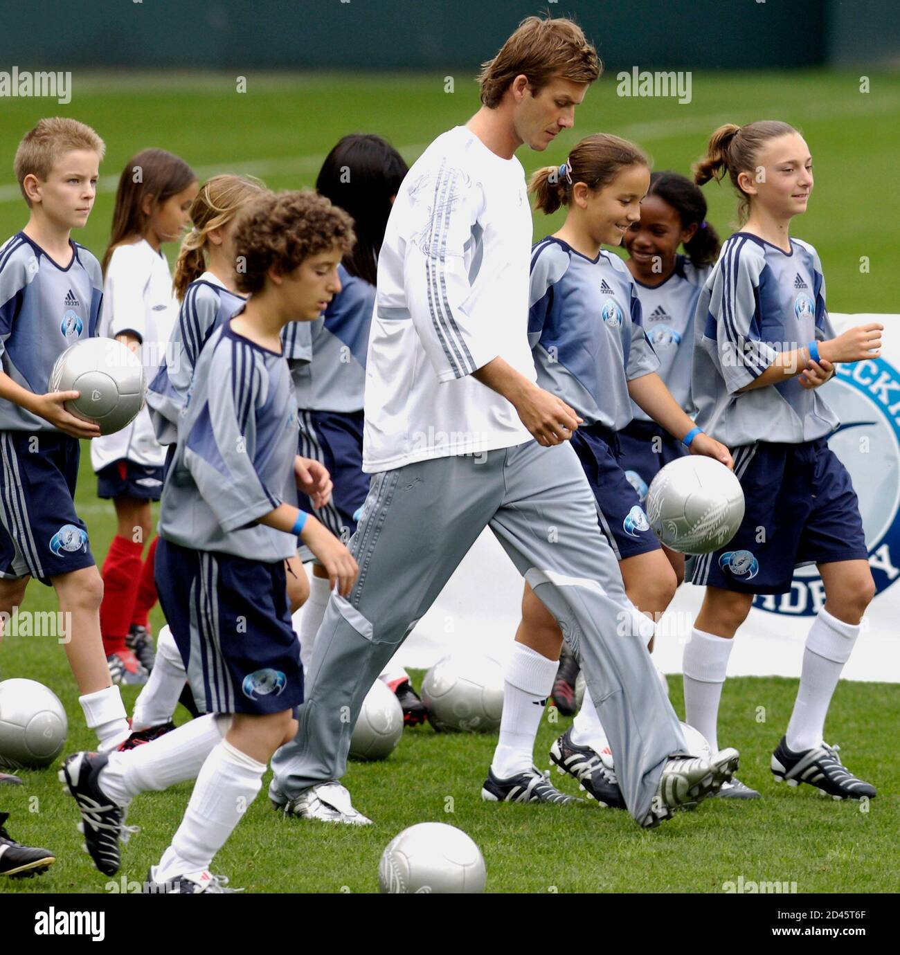 David beckham young soccer players hi-res stock photography and images ...