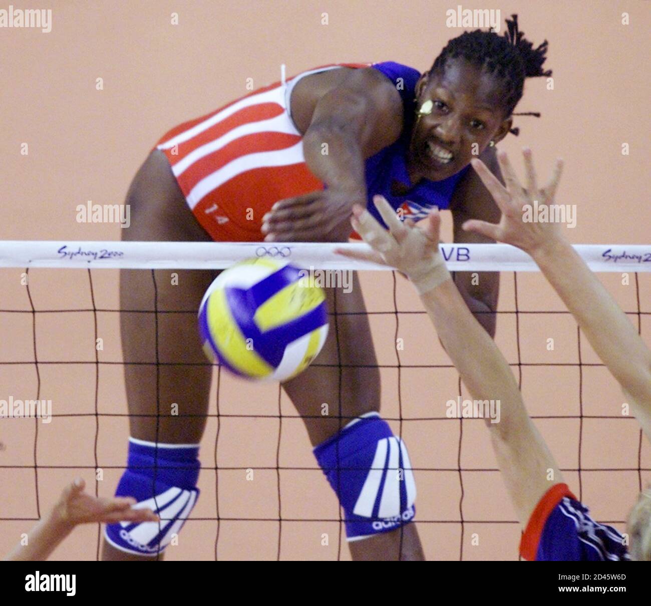 Cuba volleyball 2000 hi-res stock photography and images - Alamy