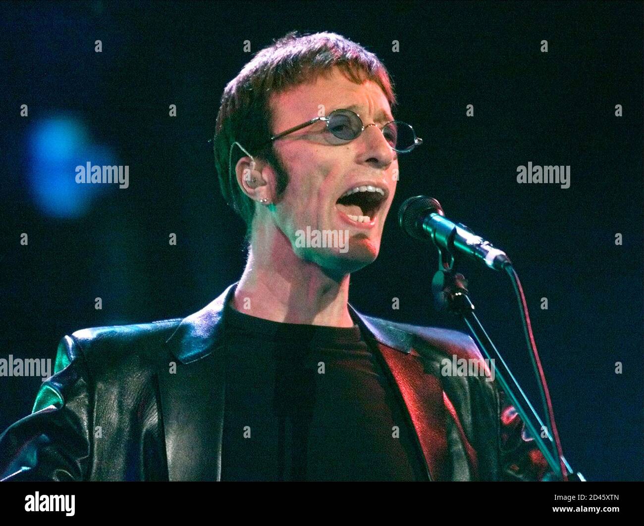 Robin gibb bee gees hi-res stock photography and images - Alamy