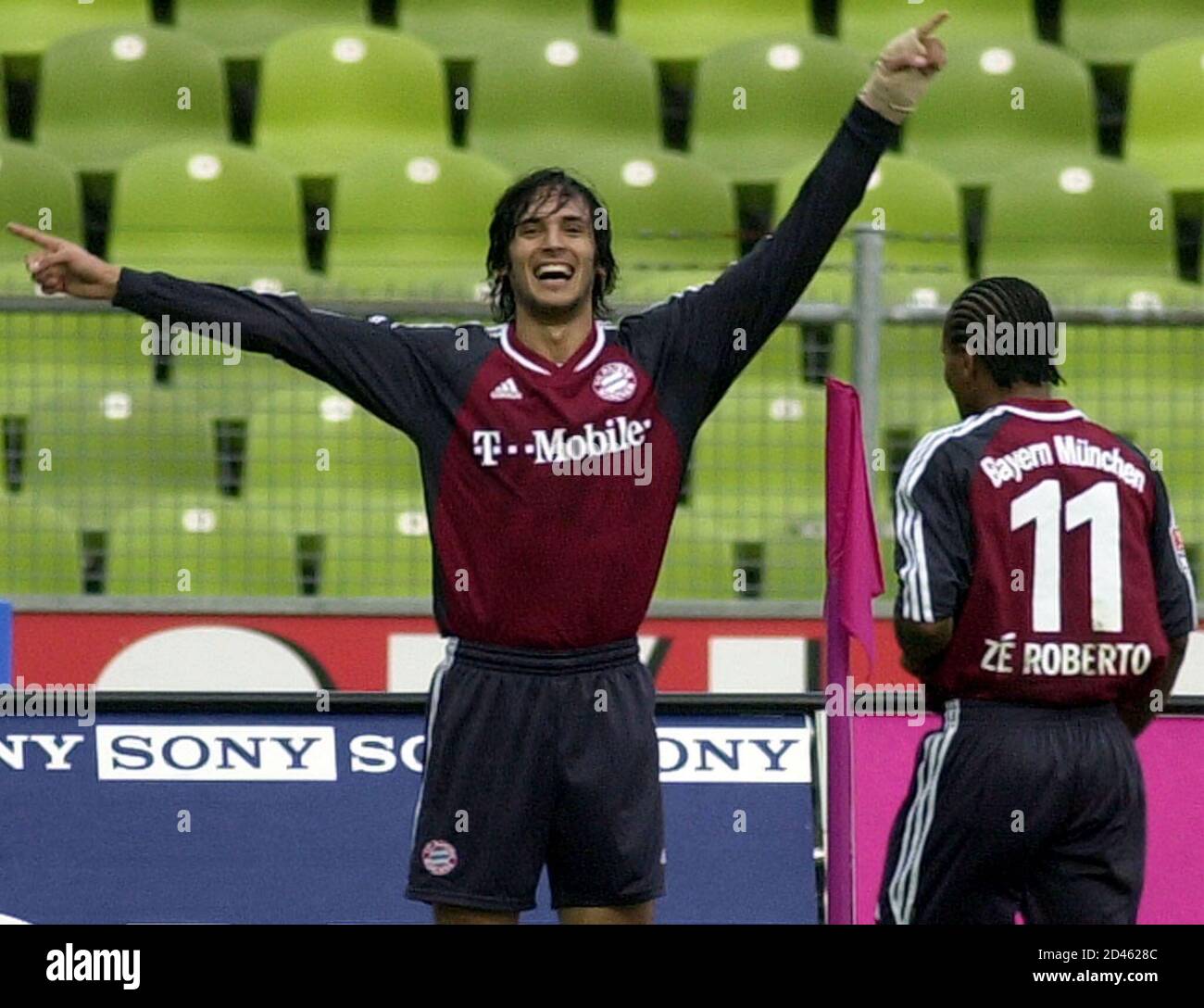 Roque santa cruz german soccer hi-res stock photography and images - Alamy