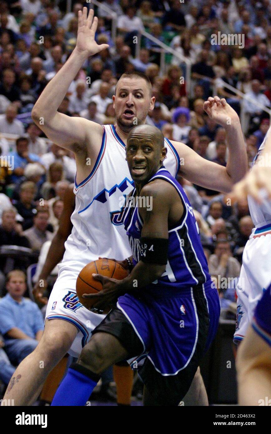 Sacramento kings guard bobby jackson hi-res stock photography and ...
