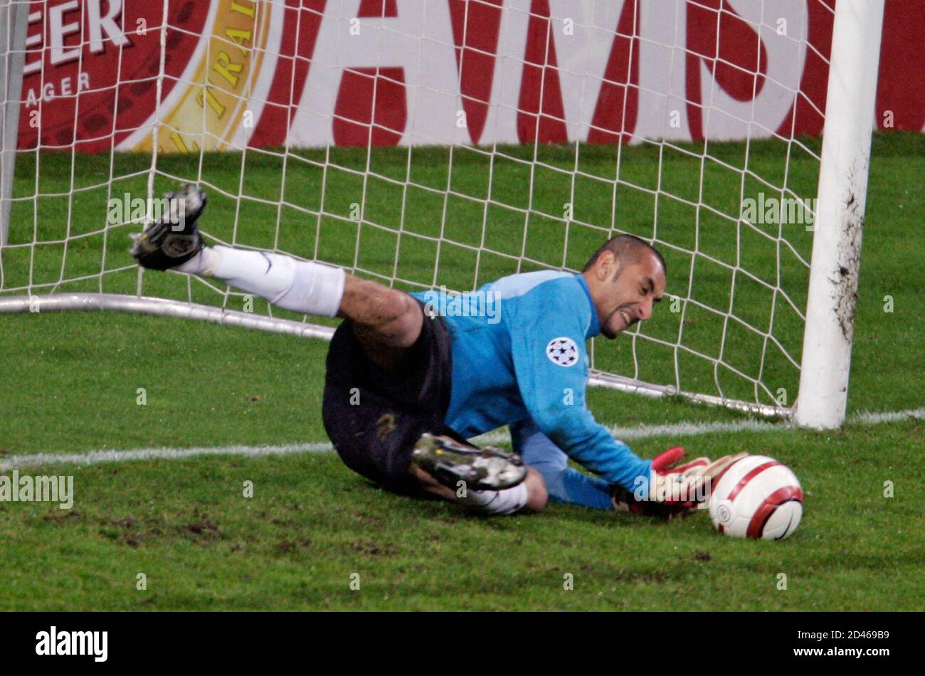 Psv eindhovens goalkeeper gomes hi-res stock photography and images - Alamy