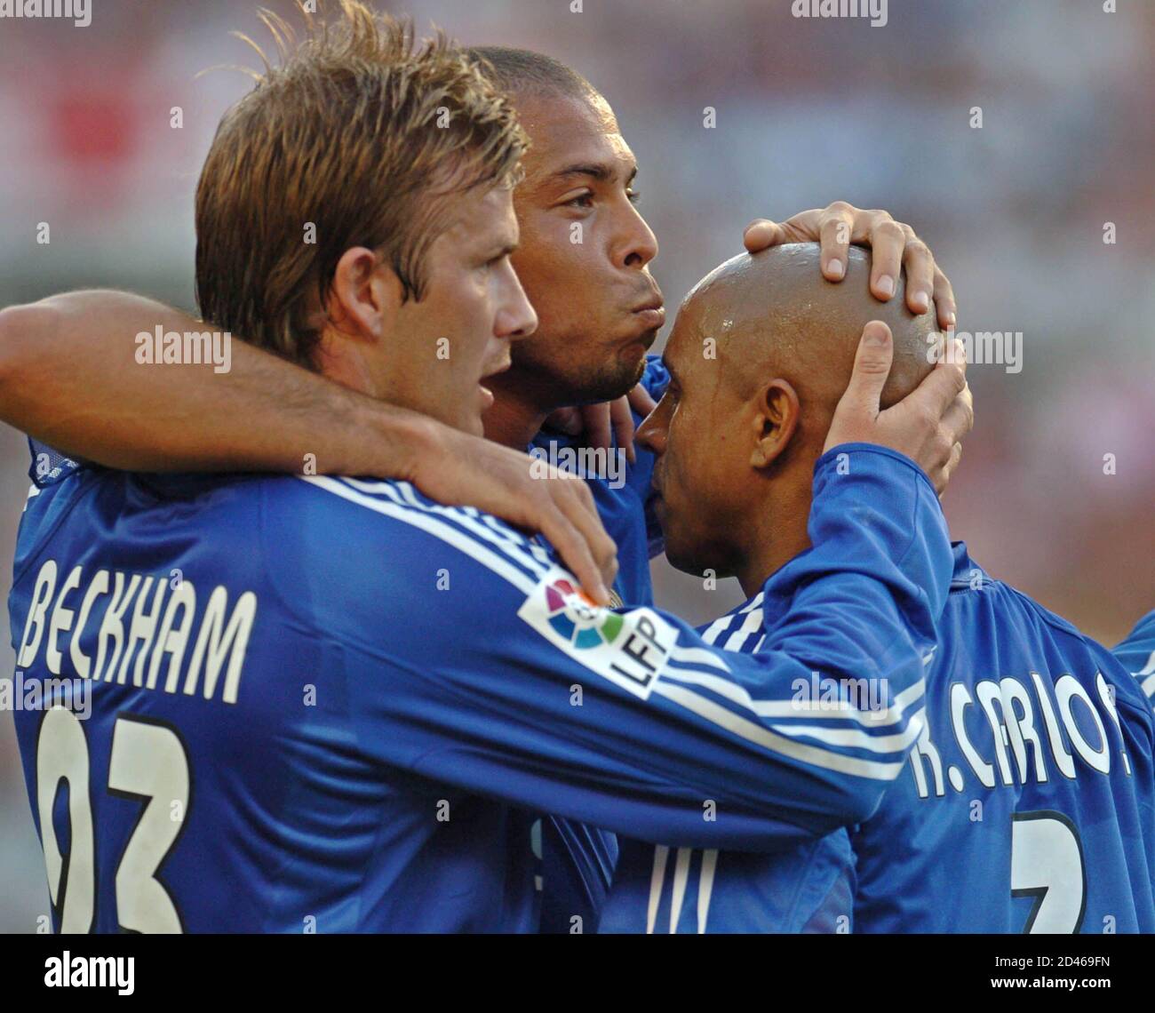Real madrids david beckham and roberto carlos hi-res stock photography ...