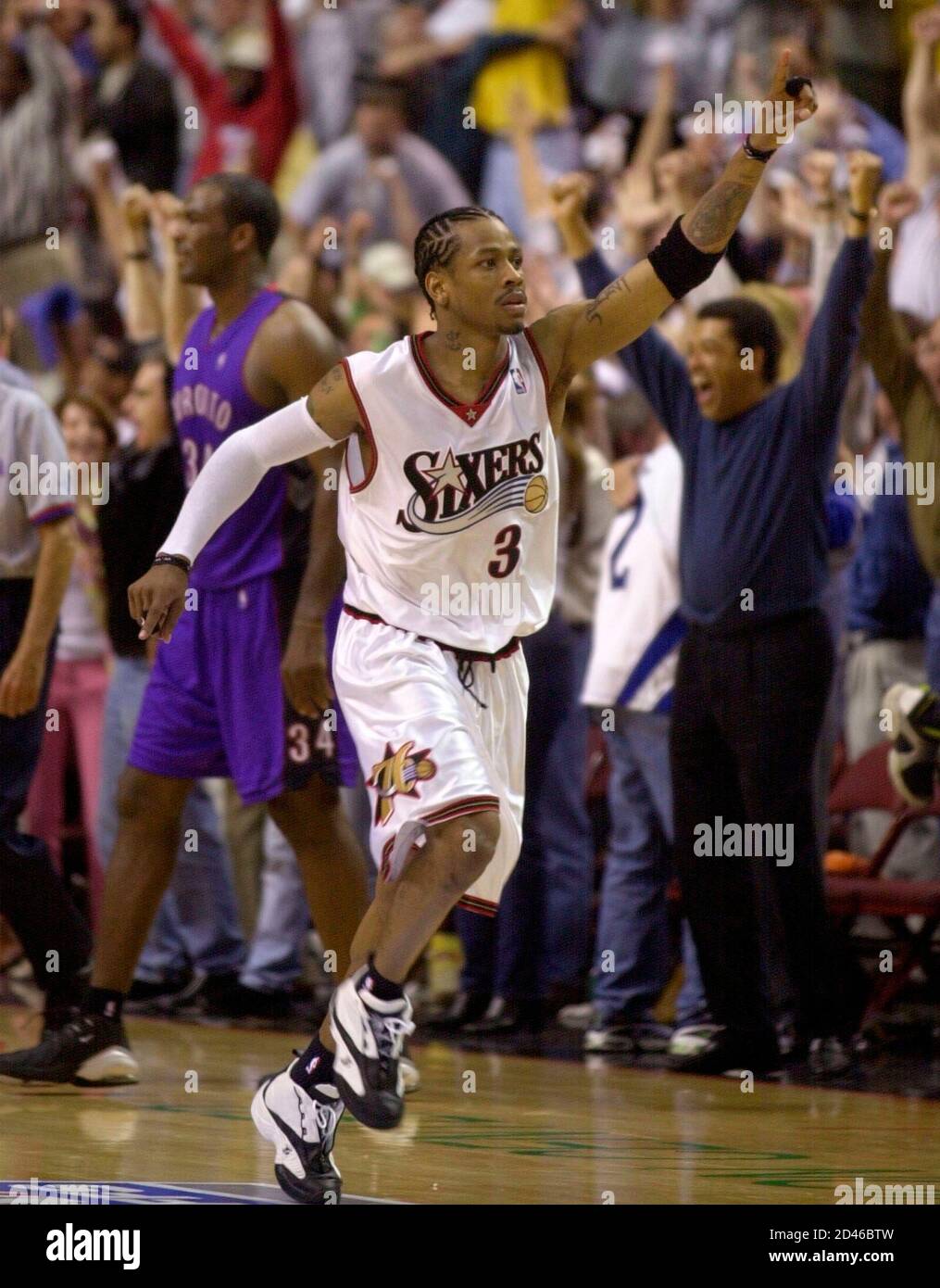 Allen iverson 2001 hi-res stock photography and images - Alamy