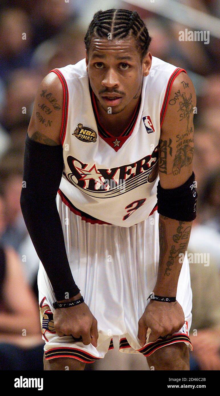 Allen iverson 2001 hi-res stock photography and images - Alamy