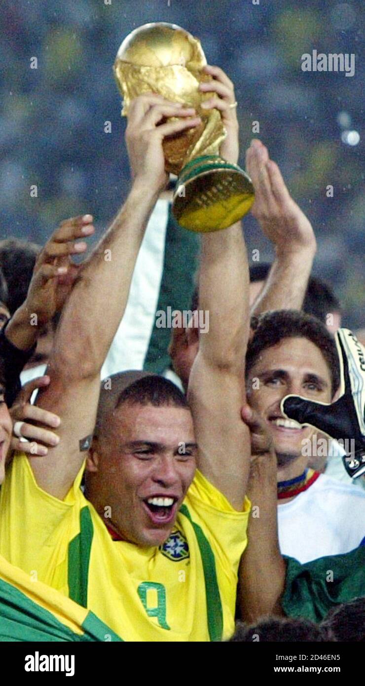 Ronaldo world cup 1998 hi-res stock photography and images - Alamy