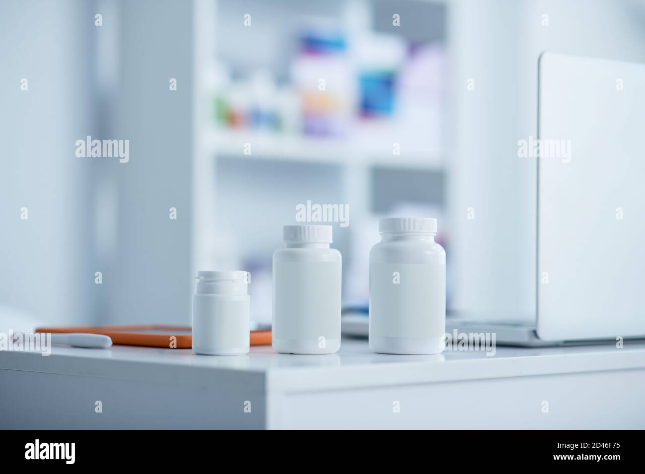 Pills and vitamines on the shelves in the drug store Stock Photo - Alamy