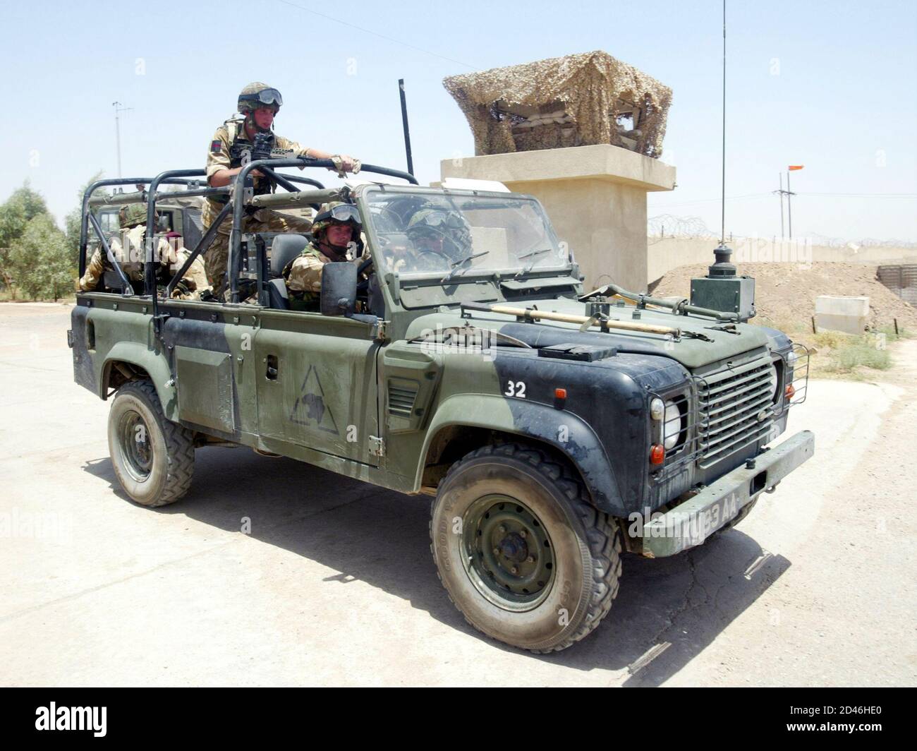 Middle east land rover hi-res stock photography and images - Alamy