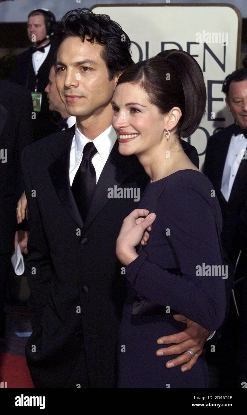 Julia roberts and benjamin bratt hi-res stock photography and images ...