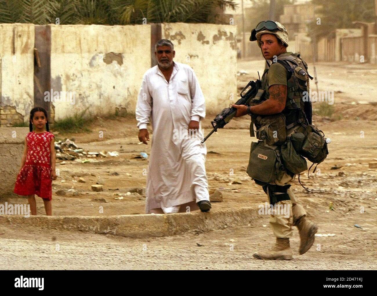 Us tanks on iraqi hi-res stock photography and images - Alamy