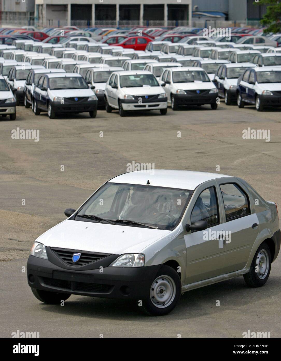 Dacia factory hi-res stock photography and images - Alamy