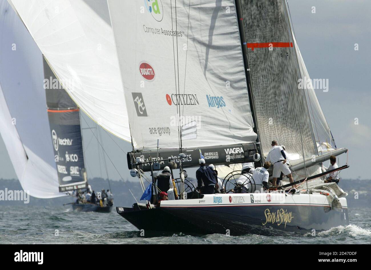 Dennis conner americas cup hi-res stock photography and images - Alamy