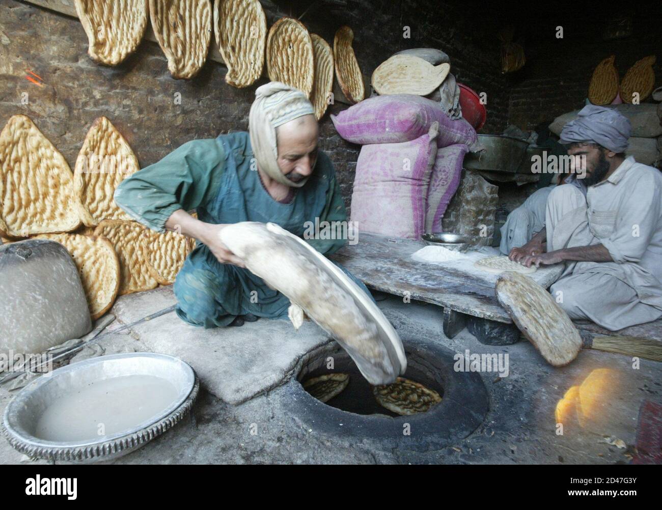 Afghan bakers bread hi-res stock photography and images - Alamy