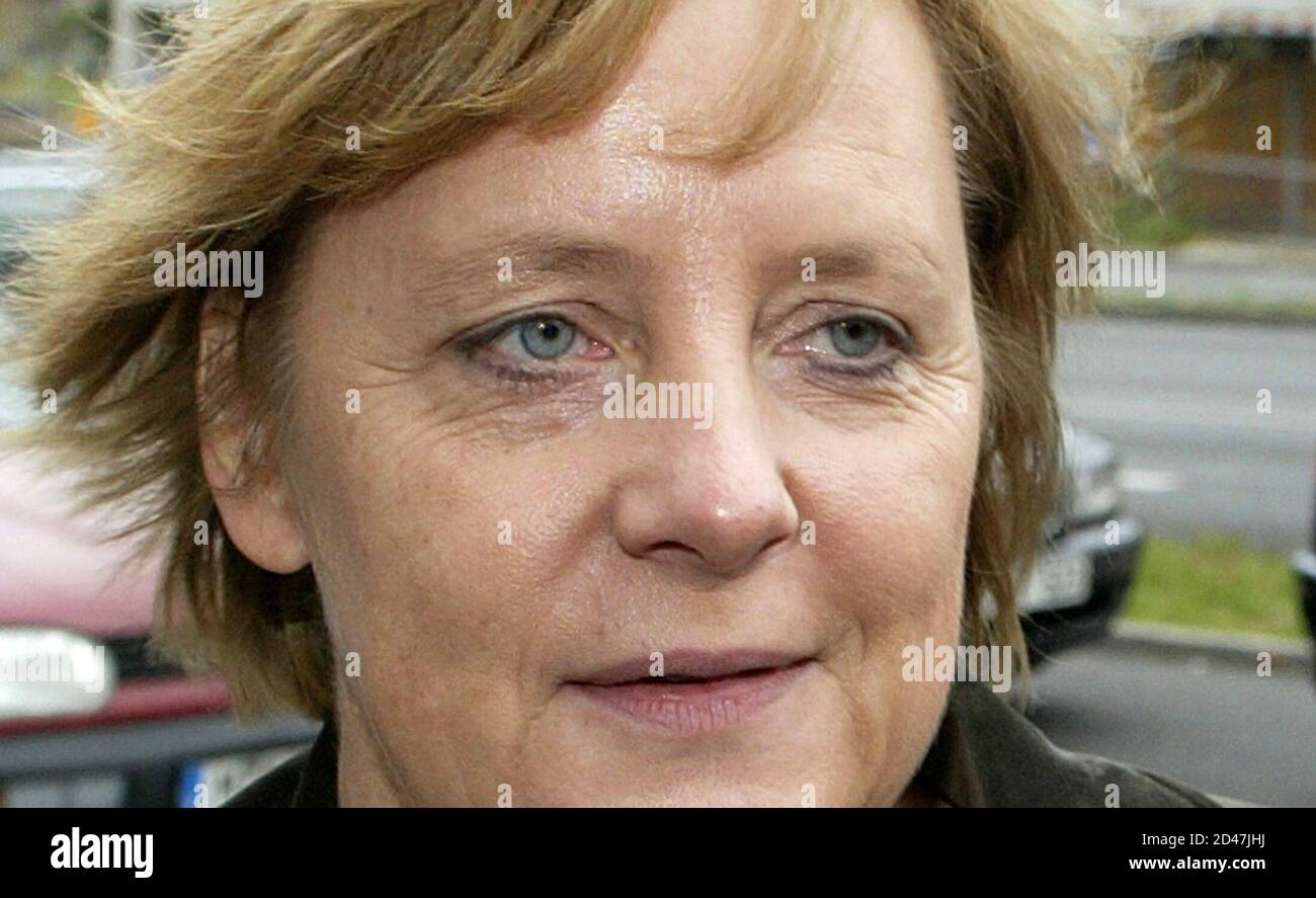 German opposition leader angela merkel hi-res stock photography and ...