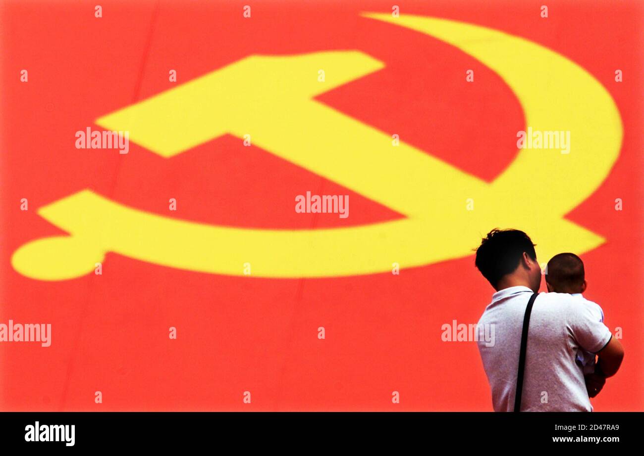 China communist flag sickle hi-res stock photography and images - Alamy