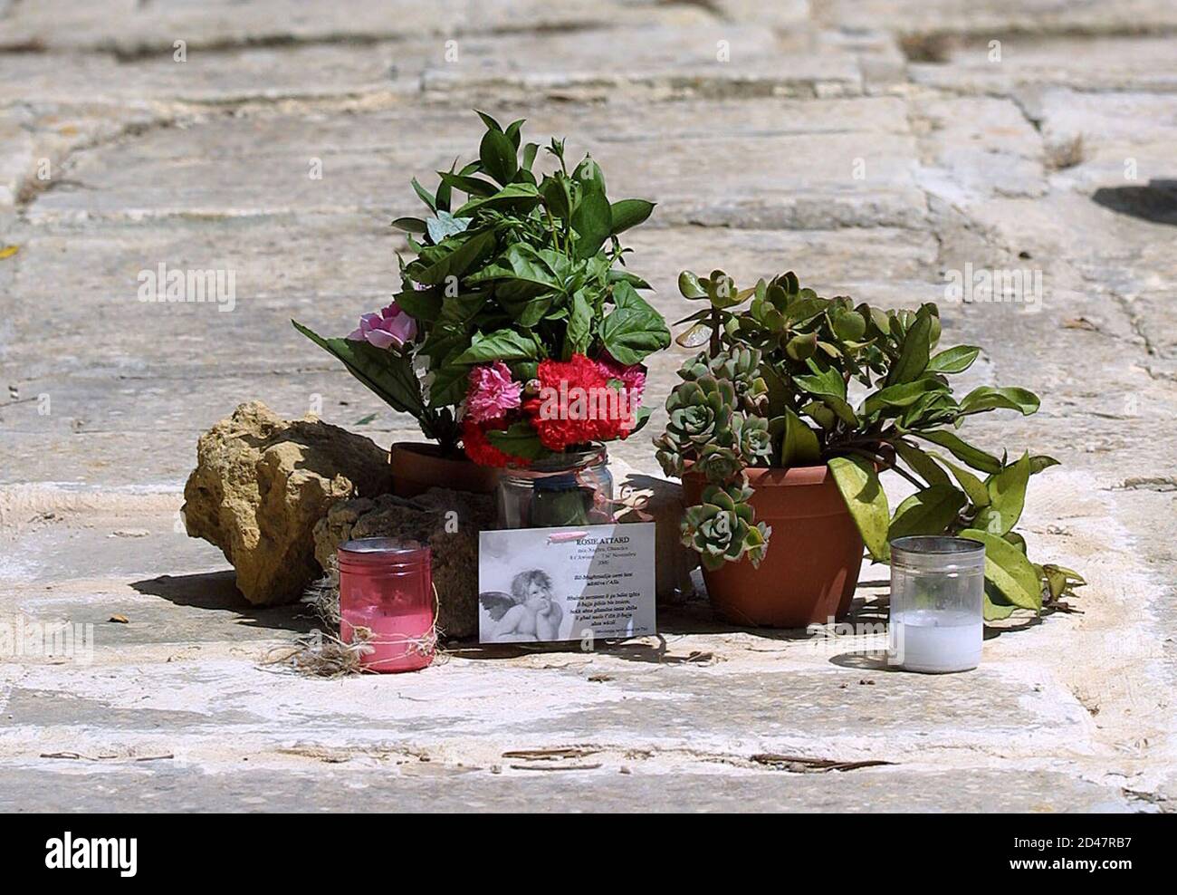 Amidst mary hi-res stock photography and images - Alamy