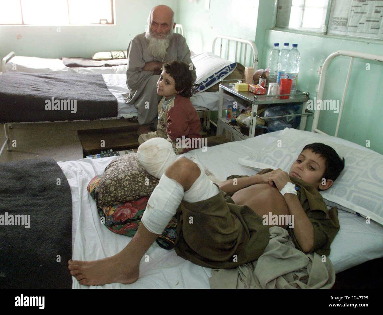 Boy amputated leg in hospital hi-res stock photography and images - Alamy