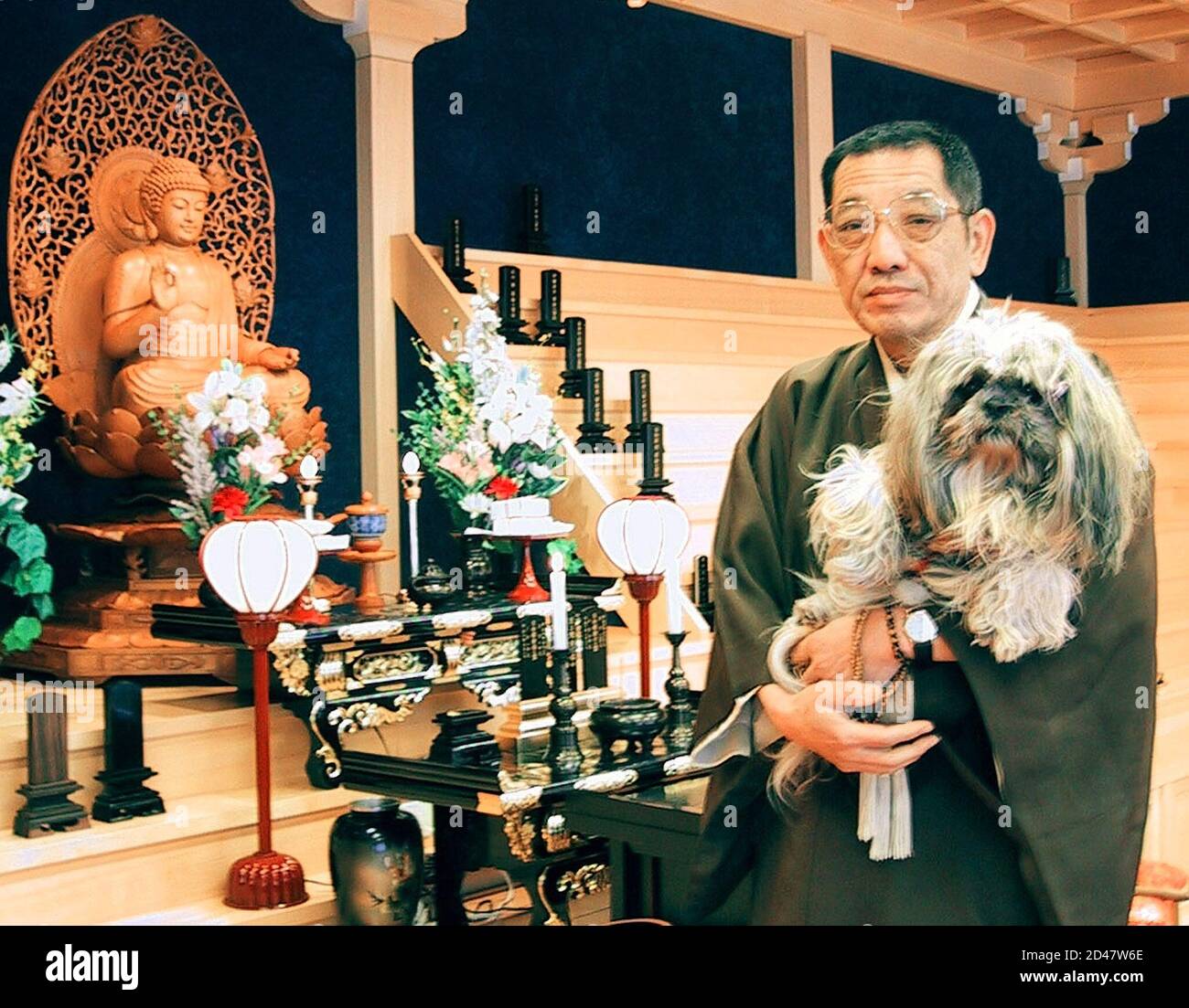 Buddhist funeral japan hi-res stock photography and images - Alamy