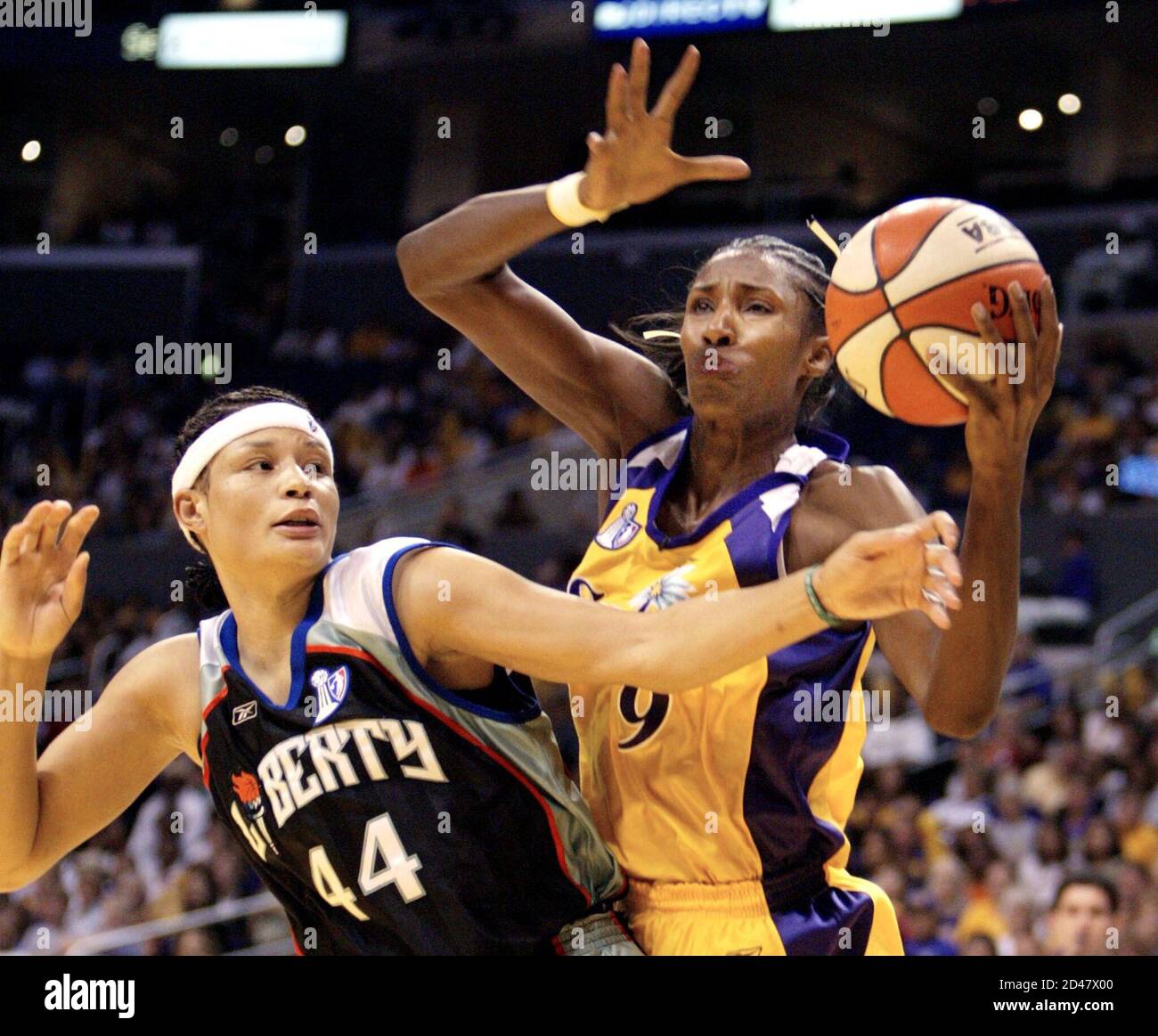 Lisa leslie 2002 hi-res stock photography and images - Alamy