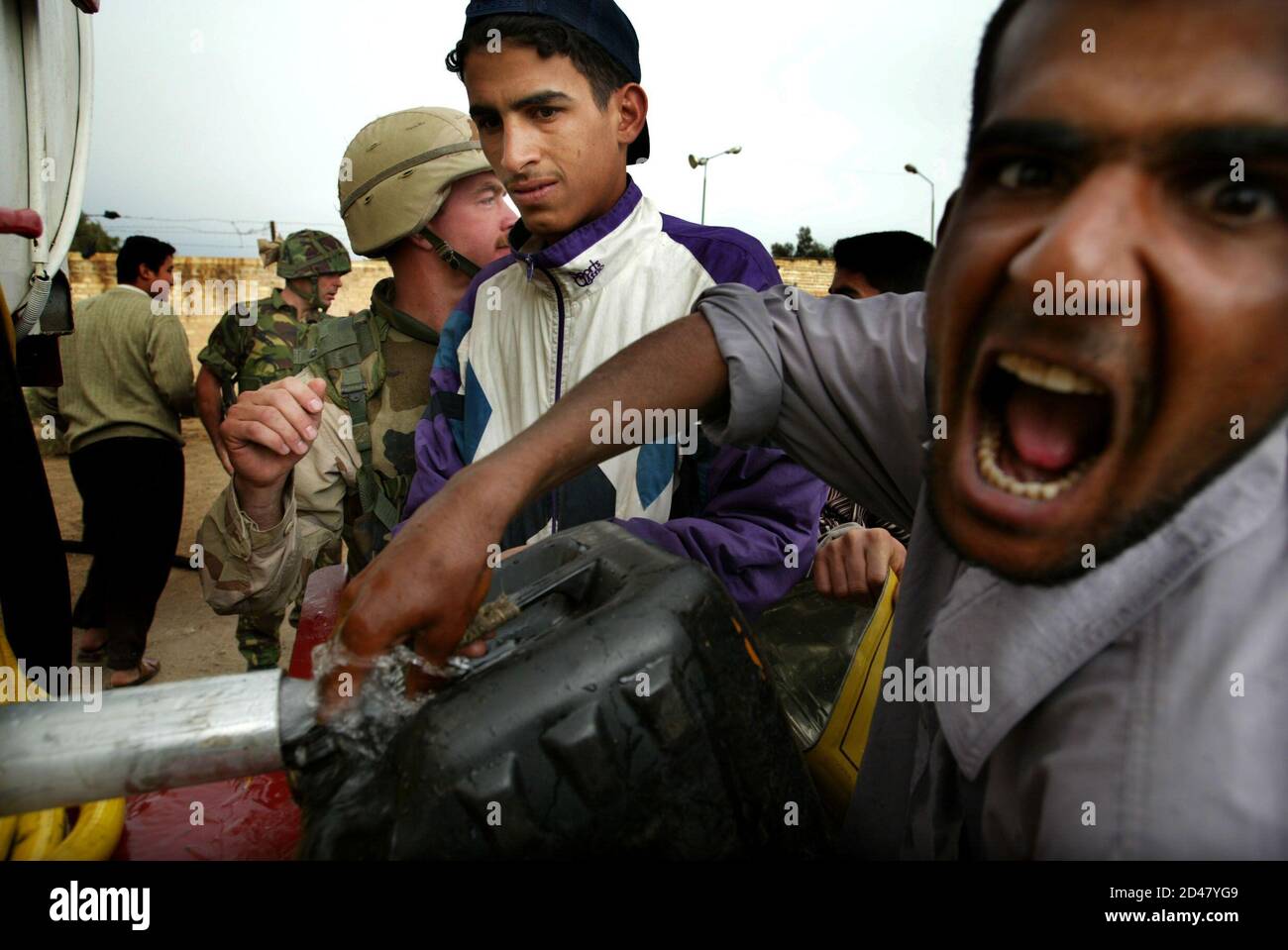 Us soldiers iraq 2003 hi-res stock photography and images - Alamy