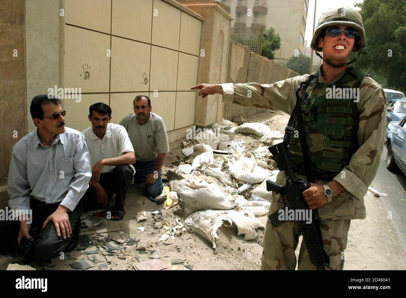 Soldier collapse hi-res stock photography and images - Alamy