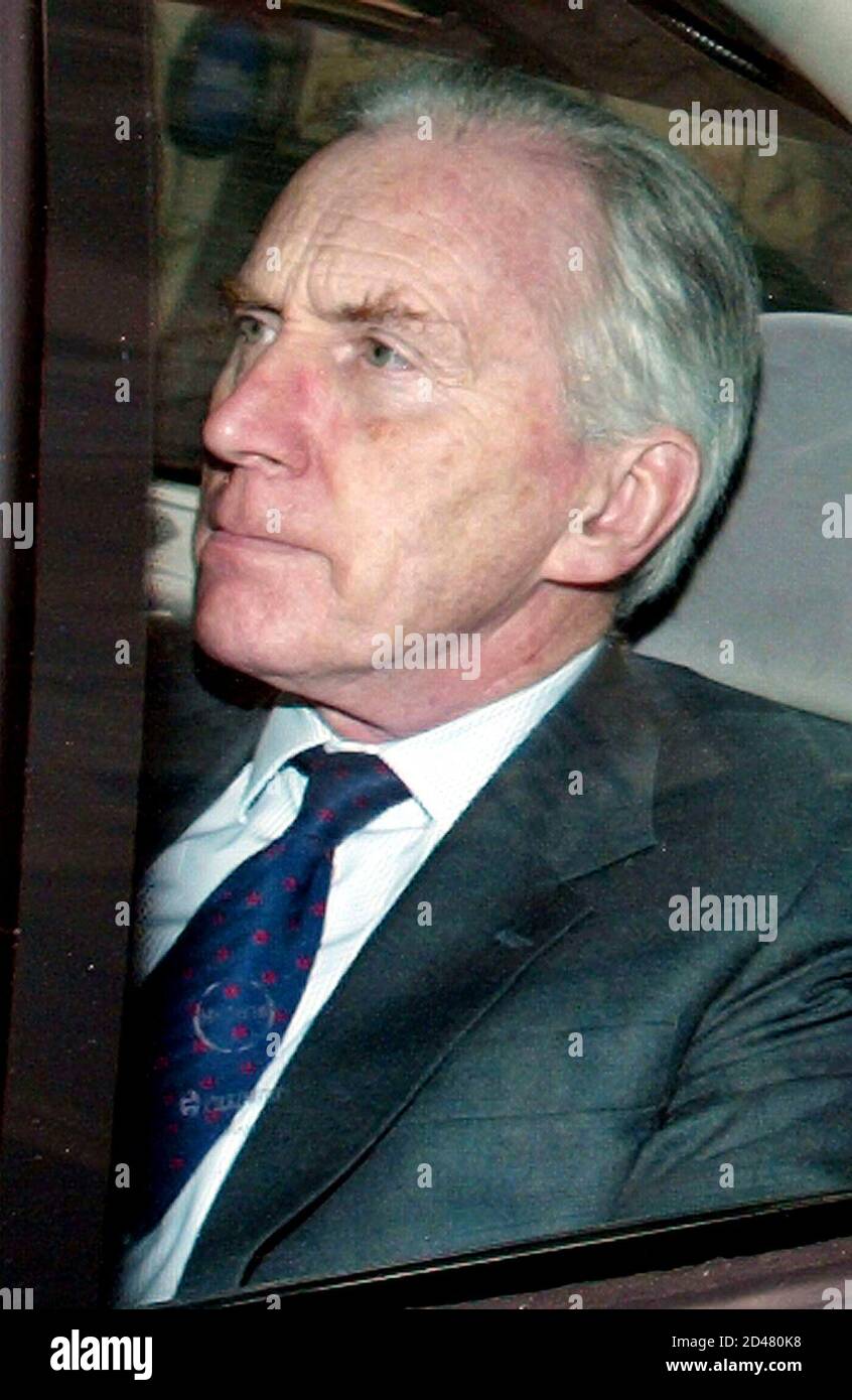 Lord hutton arrives royal courts justice hi-res stock photography and ...