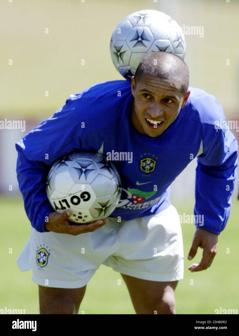 Roberto carlos brazil real madrid hi-res stock photography and images ...