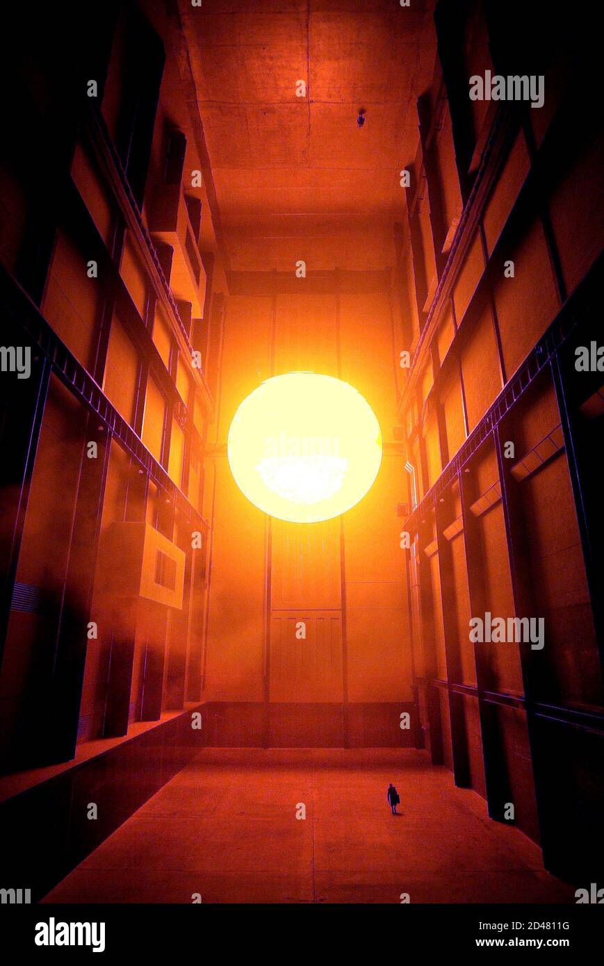 Olafur eliasson sun tate hi-res stock photography and images - Alamy