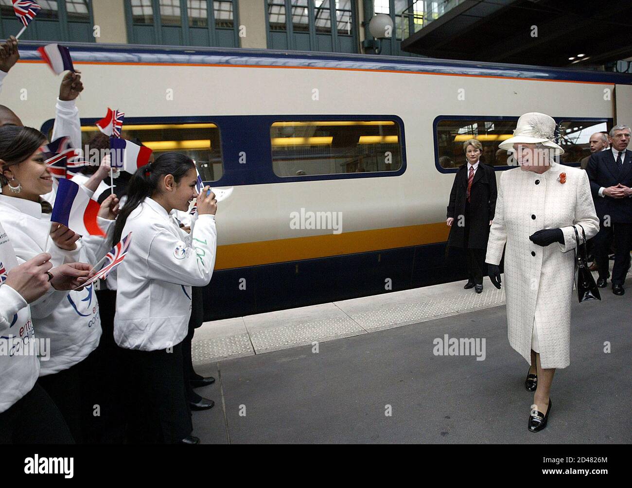 Queen elizabeth ii arrives train hi-res stock photography and images ...