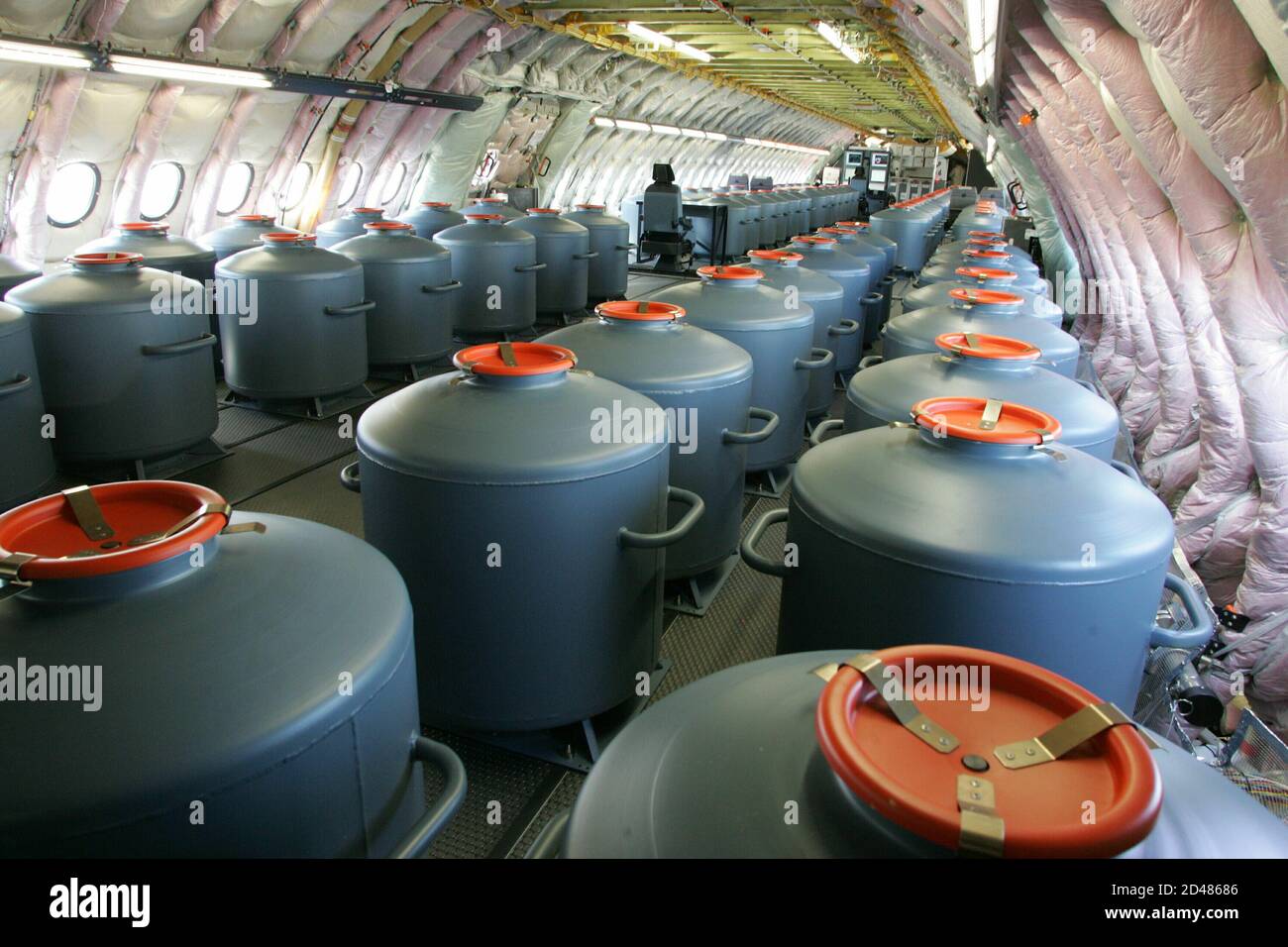 Pressurized containers hi-res stock photography and images - Alamy