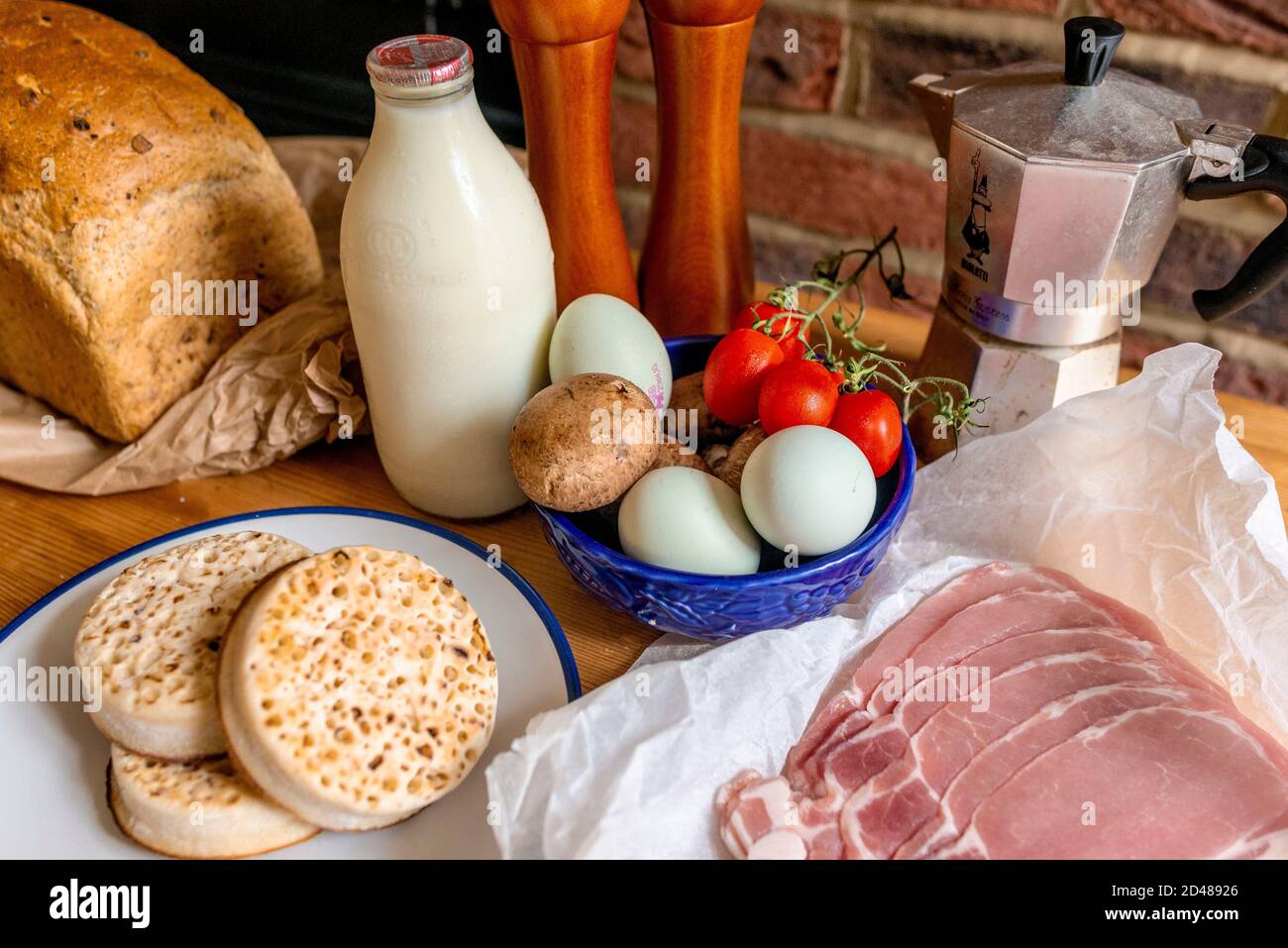 Country breakfast table hi-res stock photography and images - Alamy