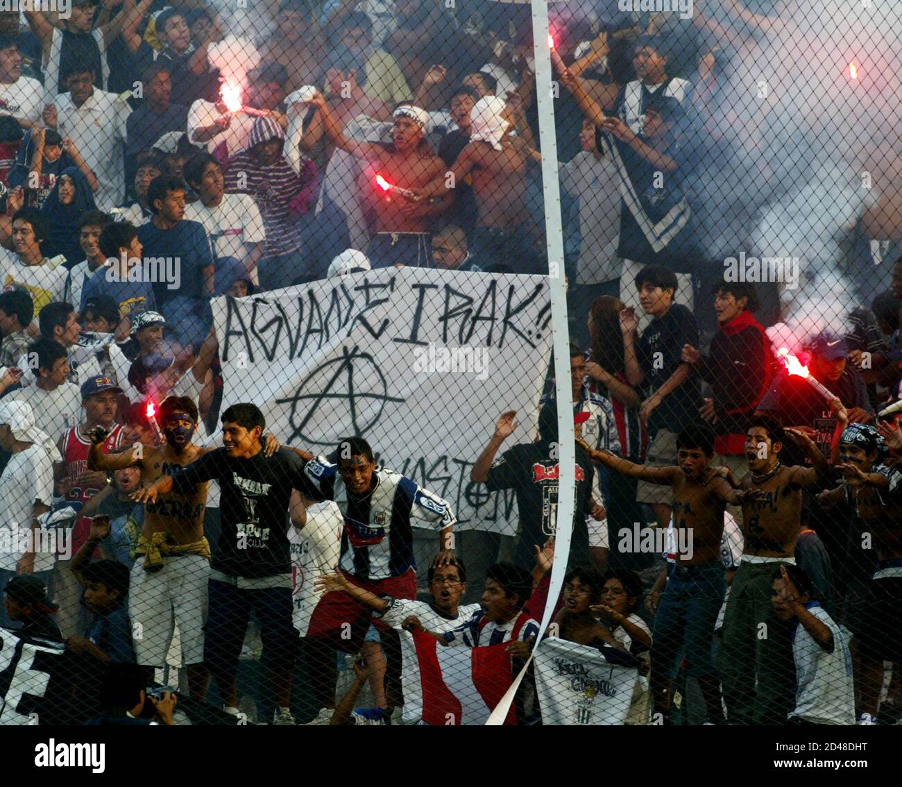 Peruvian soccer fans hi-res stock photography and images - Alamy