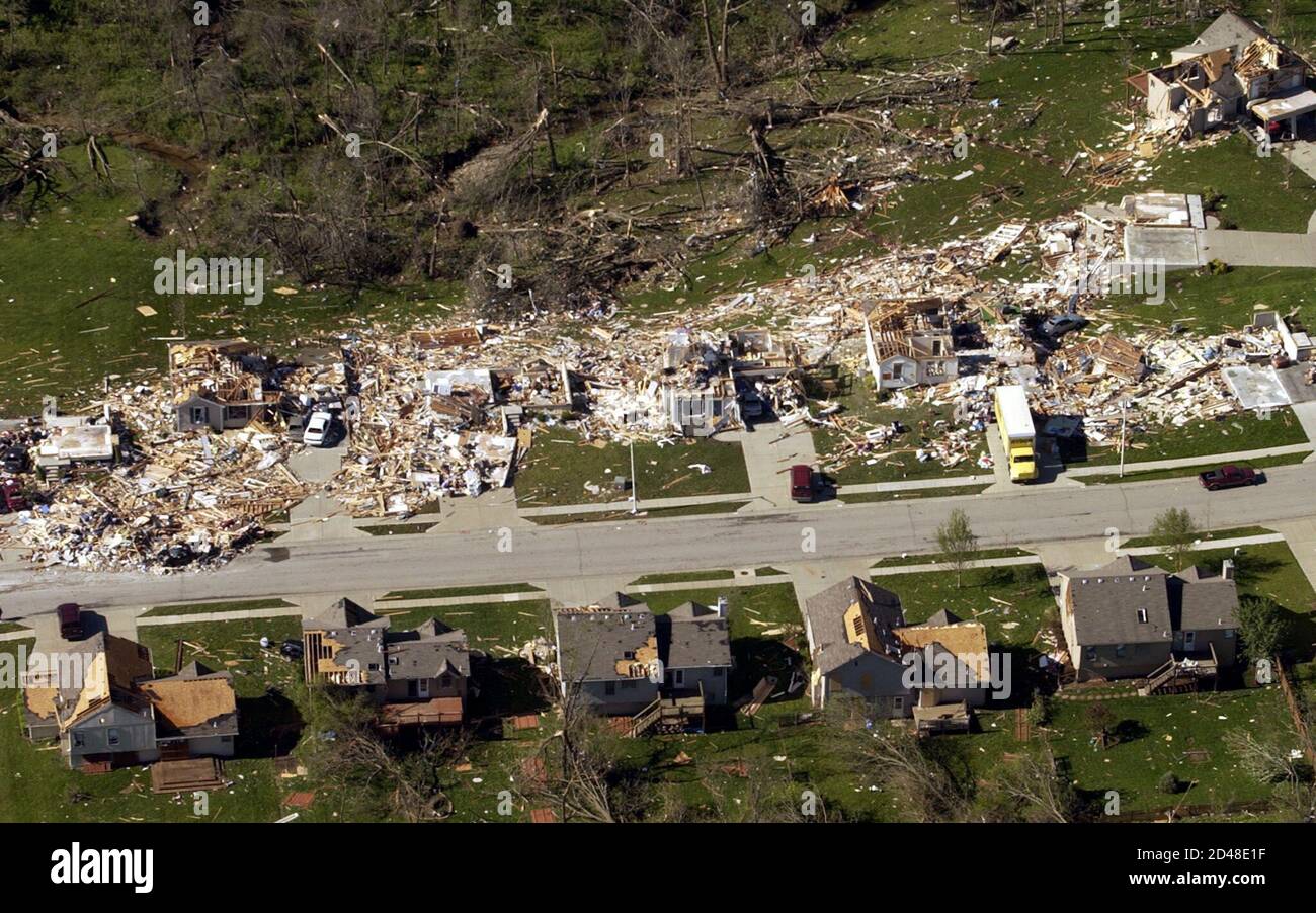 Tornado damage united states air hi-res stock photography and images ...