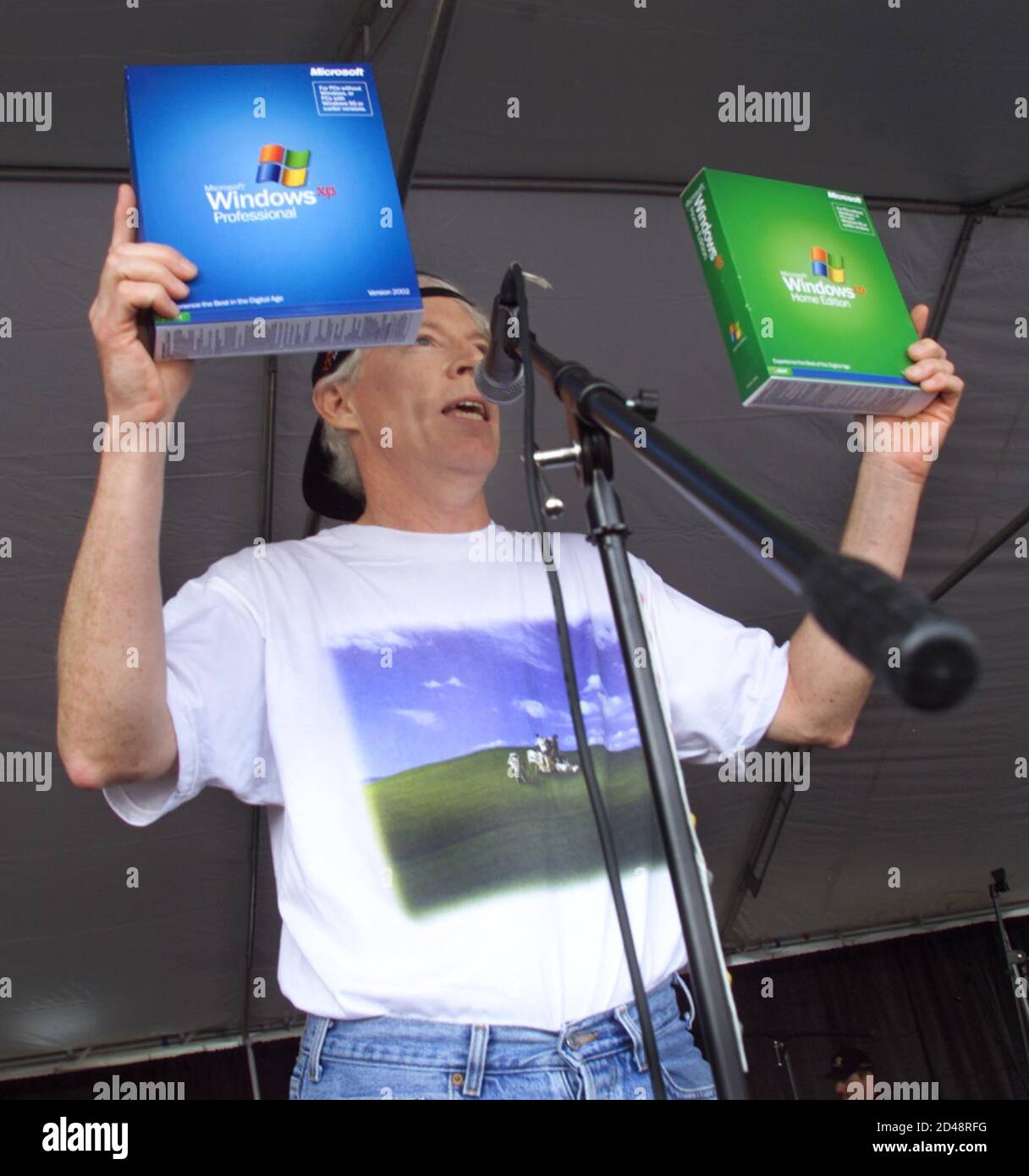 Microsoft windows xp operating system hi-res stock photography and ...