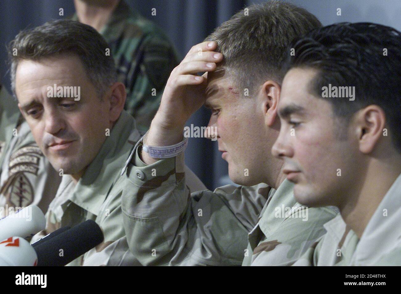 Wounded soliders hi-res stock photography and images - Alamy