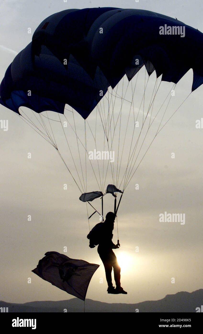Crete 1941 paratrooper hi-res stock photography and images - Alamy