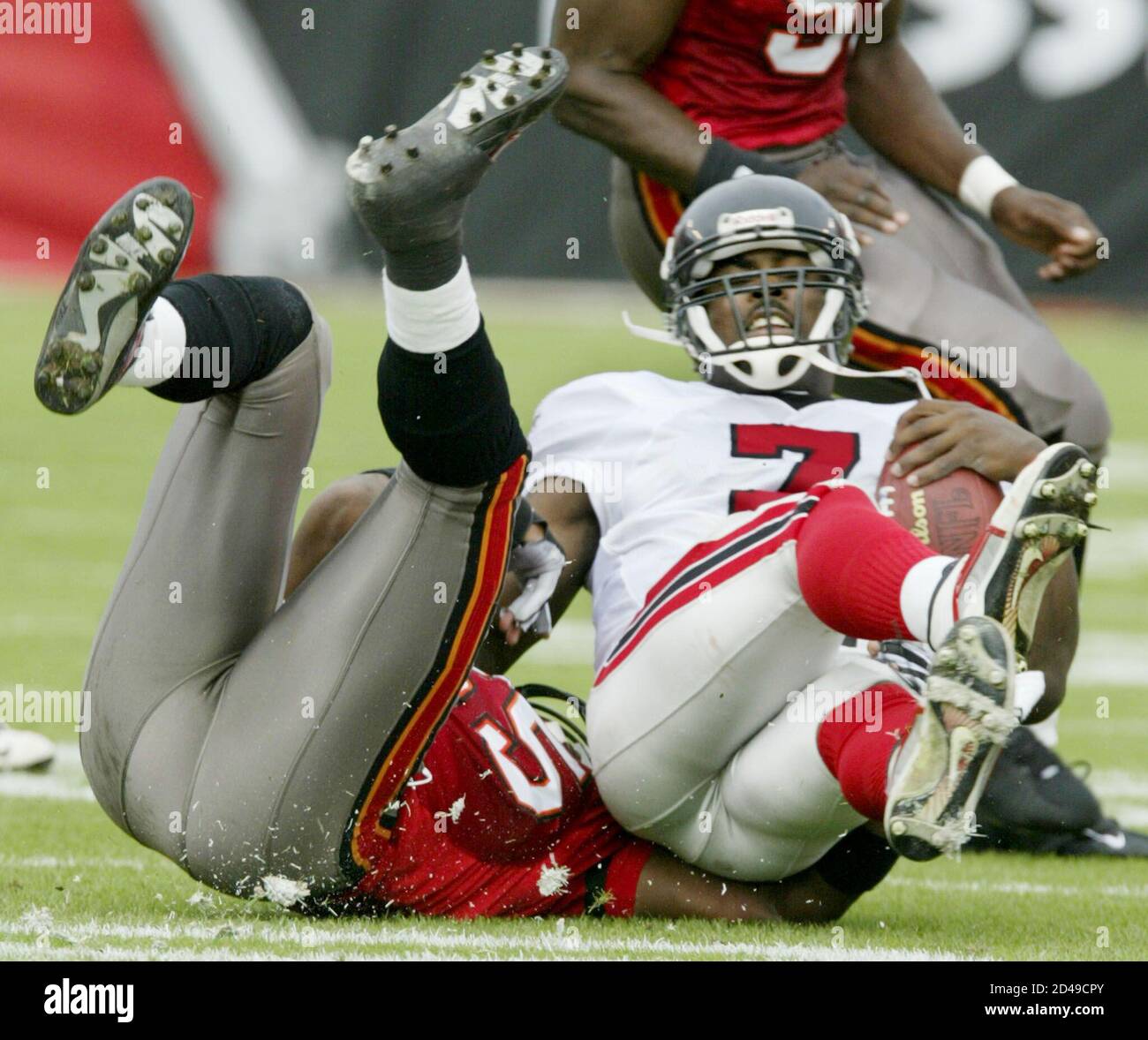 Derrick brooks buccaneers hi-res stock photography and images - Alamy