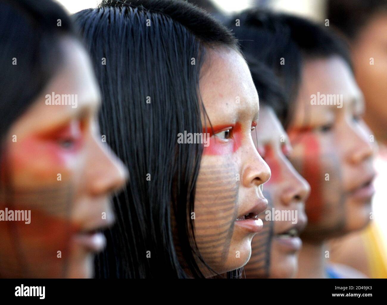 Kayapo dance hi-res stock photography and images - Alamy