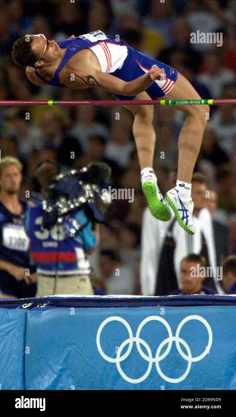 Athletics sydney olympics 2000 decathlon hi-res stock photography and ...