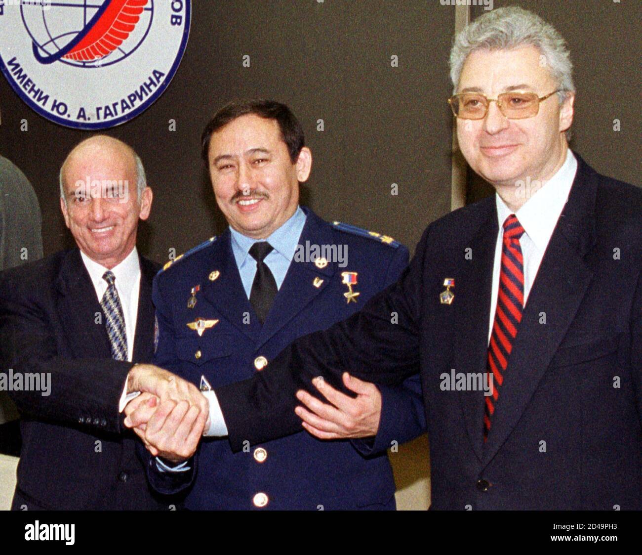 Dennis tito space hi-res stock photography and images - Alamy