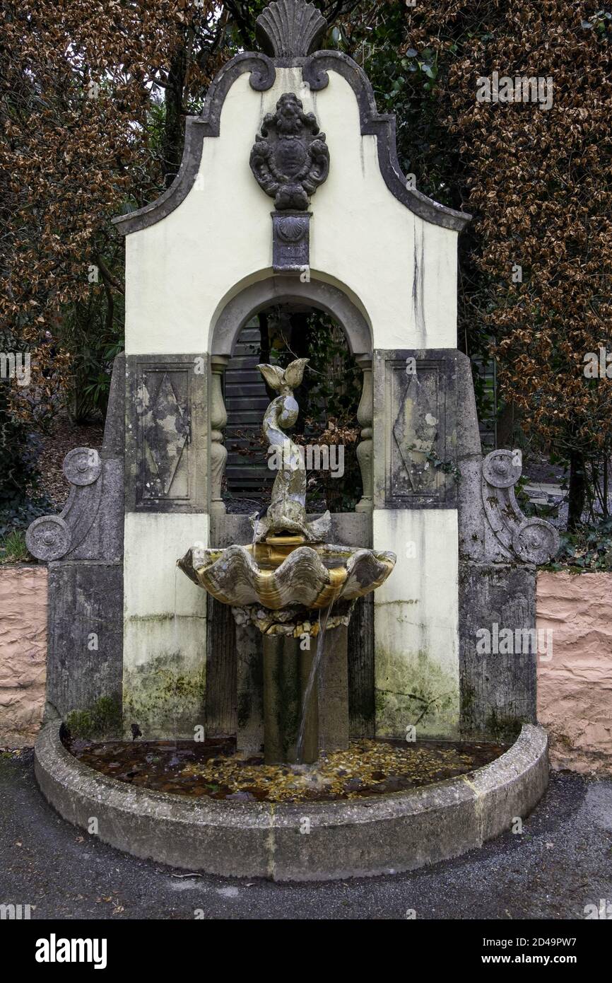 Clamshell fountain hi-res stock photography and images - Alamy
