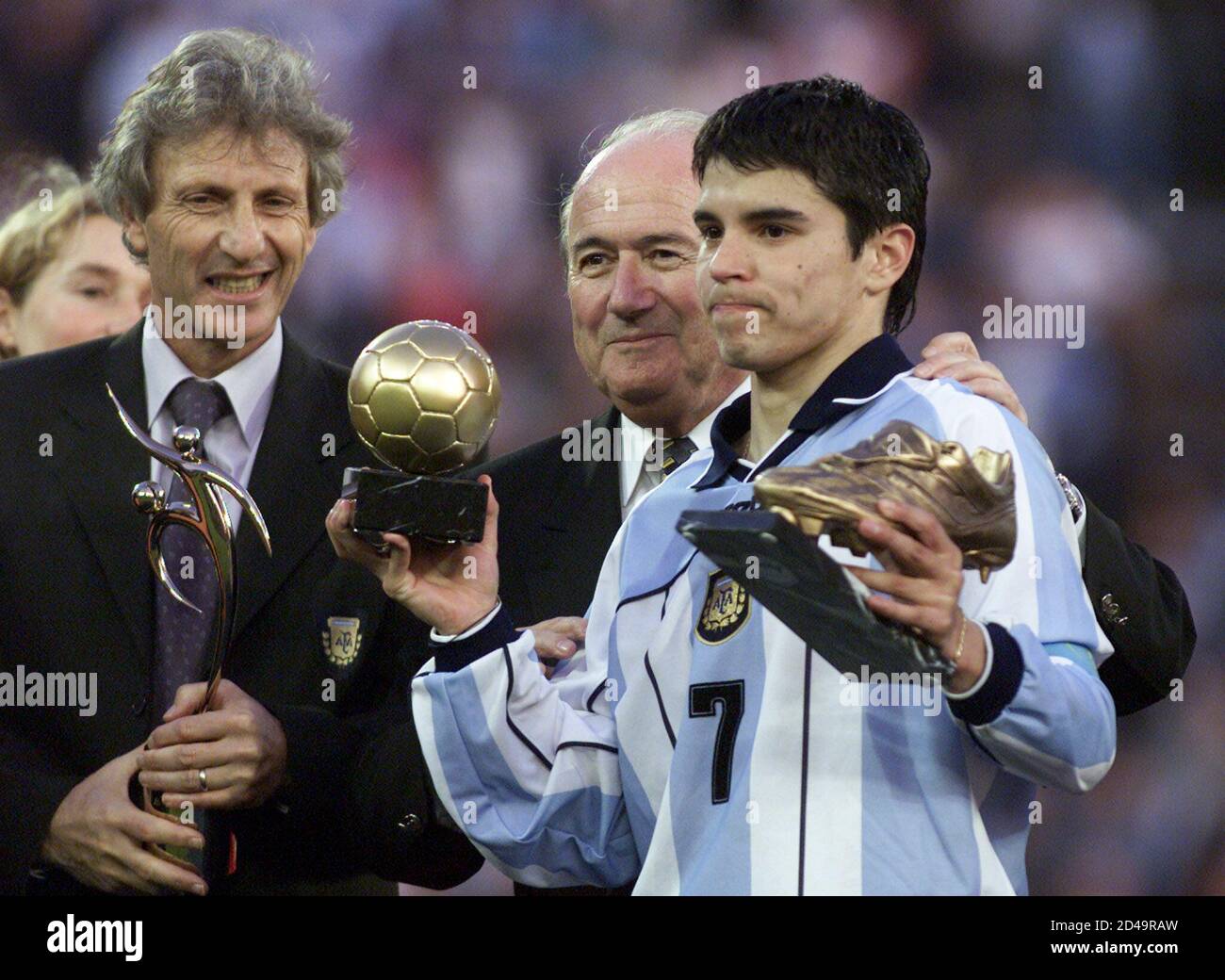 The fifa world youth championship trophy hi-res stock photography and ...
