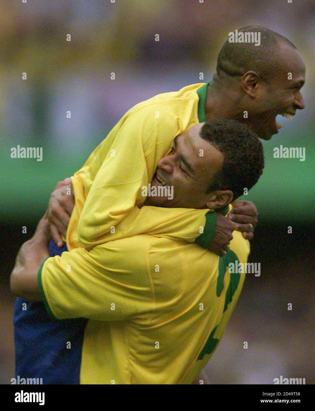 World cup 2002 brazilian celebrates hi-res stock photography and images ...
